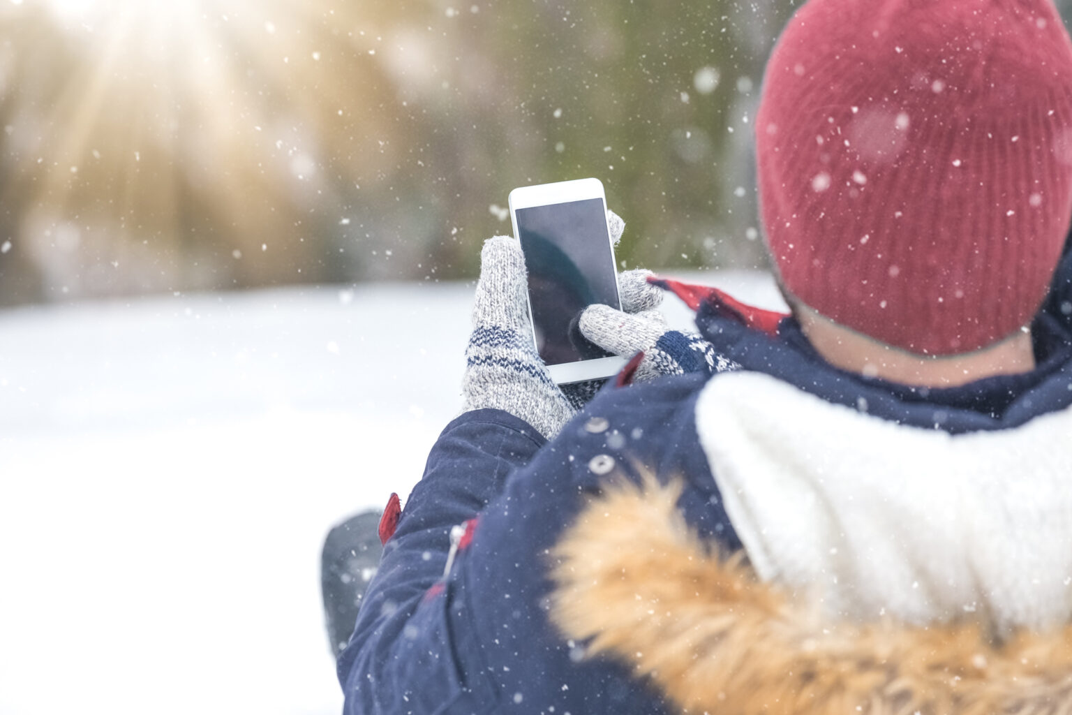 How to Keep Your Phone Safe During Winter | Mazuma Mobile